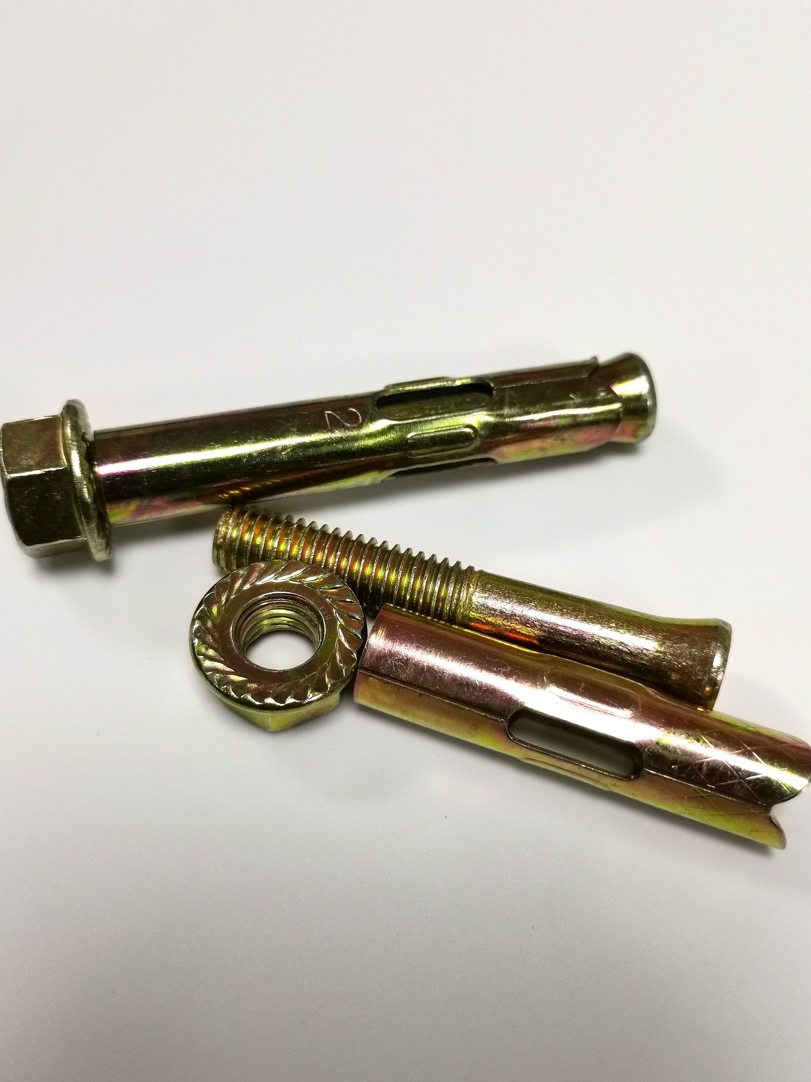Carbon Steel Flange Nut Head Sleeve Anchor Bolts Grade 4.8 M10 Concrete